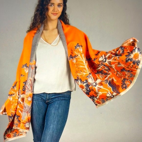 SAACHI | Accessories | Reversible Wild Flower Scarfwrap In Range Blue ...